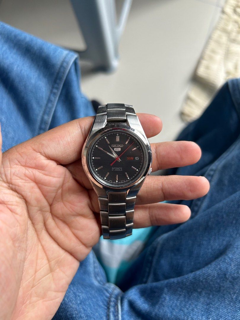 Seiko 5 Red second hand, Men's Fashion, Watches & Accessories, Watches ...