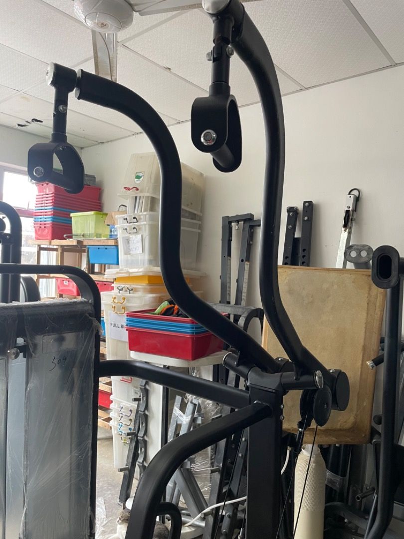 Vitagym V6 iso lateral back machine diverging lat pulldown and low row ...