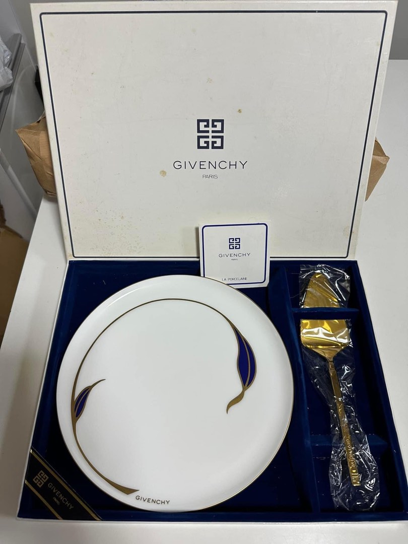 YSL Cake plate with slicer, Furniture & Home Living, Kitchenware ...