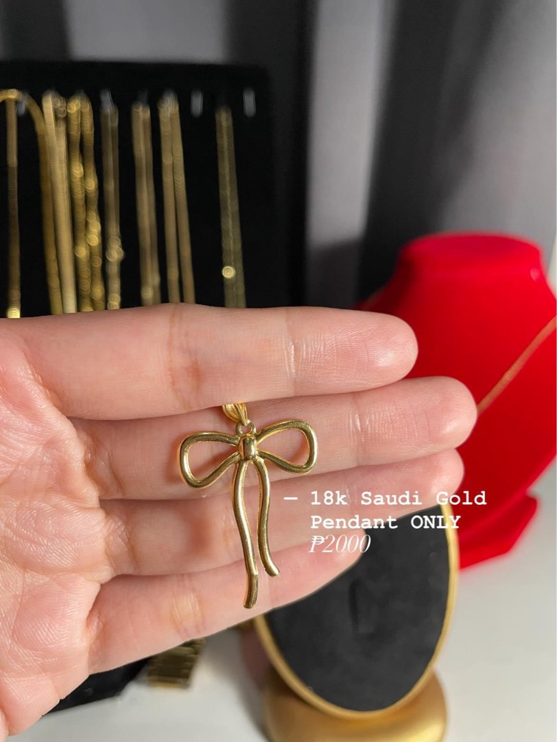 18k Saudi Gold "Bini Maloi" Ribbon Style Pendant, Women's Fashion ...
