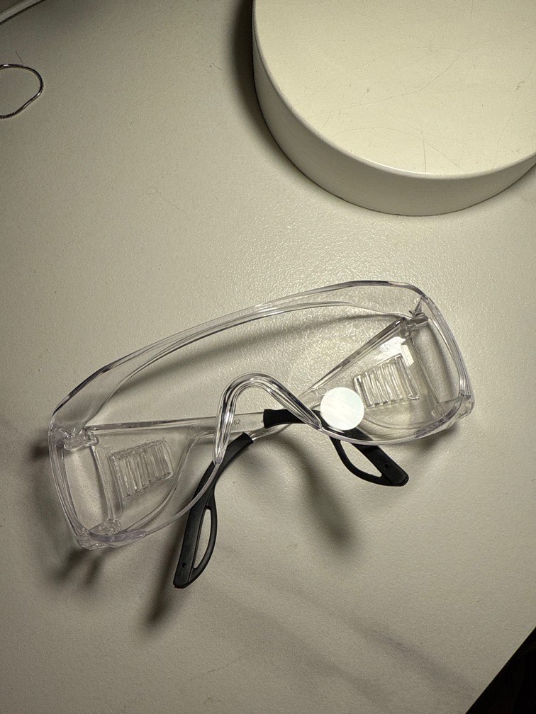 3M Laboratory Protective Goggles 3M實驗室保護眼鏡, 男裝, 手錶及配件, 眼鏡 - Carousell