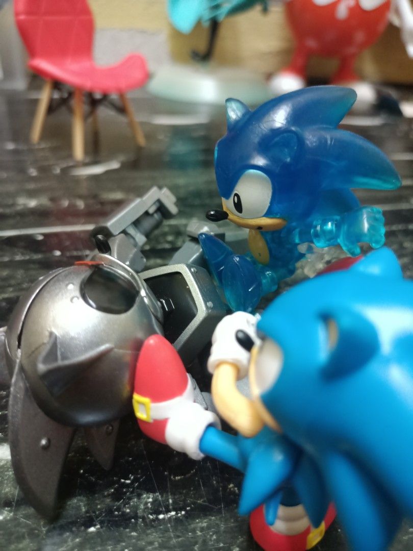 CLEAR BLUE Sonic the Hedgehog Tomy, Hobbies & Toys, Toys & Games on ...