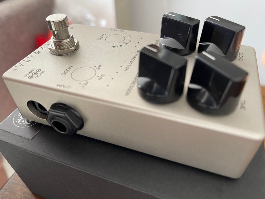 Darkglass Hyper Luminal Bass compressor, Hobbies & Toys, Music & Media ...