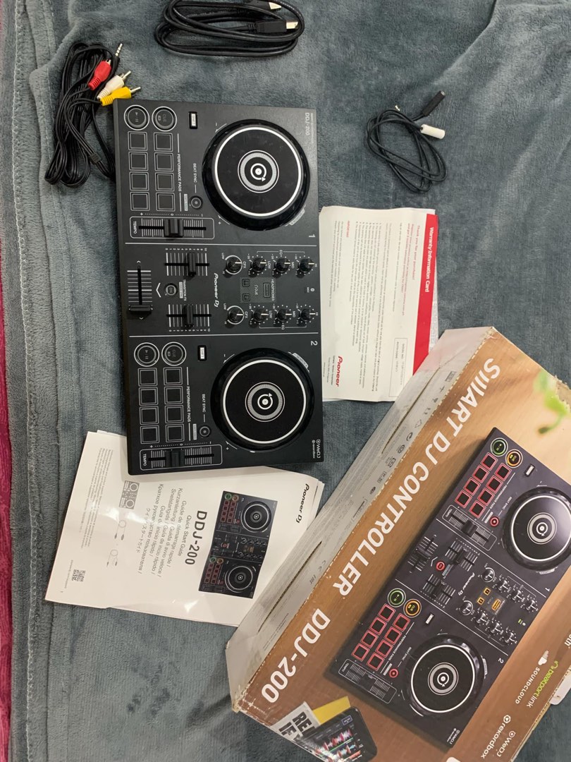 DJ CONTROLLER PIONEER DDJ-200 2-channel Smart DJ, Hobbies & Toys, Music & Media, Musical ...