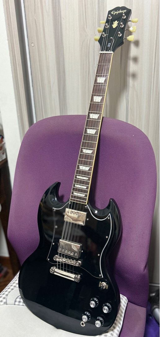 Gibson Epiphone SG standard “batwing” electric guitar, Hobbies & Toys ...