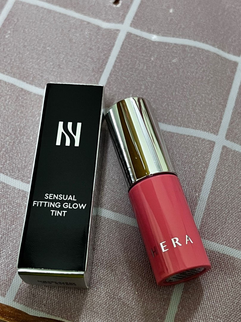 HERA BEAUTY SENSUAL FITTING GLOW TINT PIXEL PINK, Beauty & Personal Care, Face, Makeup on Carousell
