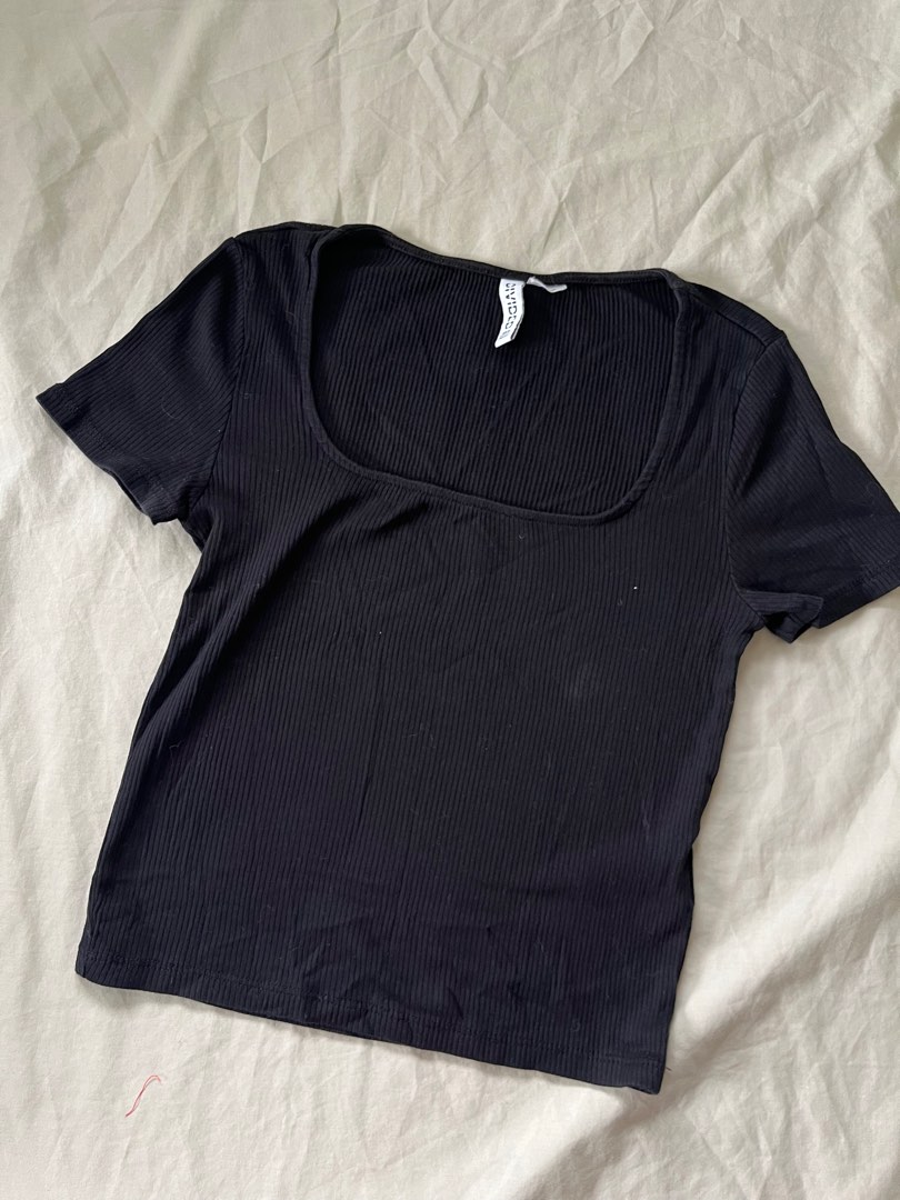 H&M black basic top, Women's Fashion, Tops, Blouses on Carousell