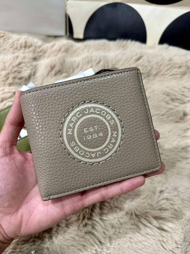 Marc Jacobs Men's Signet Bifold Wallet Olive / Greige, Luxury, Bags ...