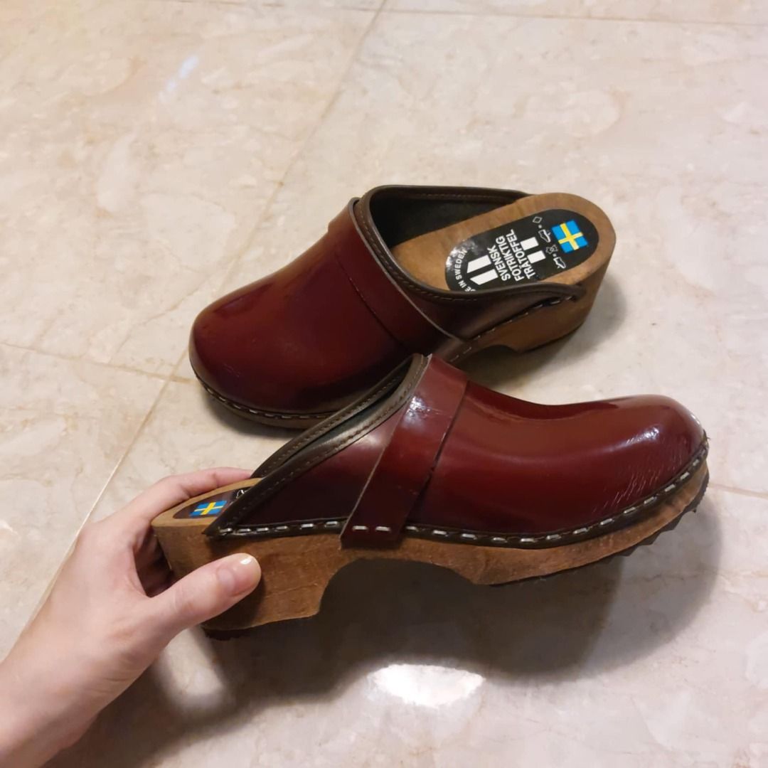 Maroon Swedish Leather Wooden Clogs - Svensk Fotriktig Trätoffel (Size ...