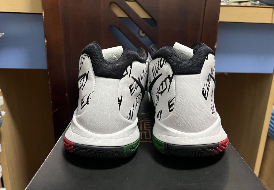 Nike Kyrie 4 Equality BHM US9.5 kyrie4 kobe kd pg, 男裝, 鞋, 波鞋 - Carousell