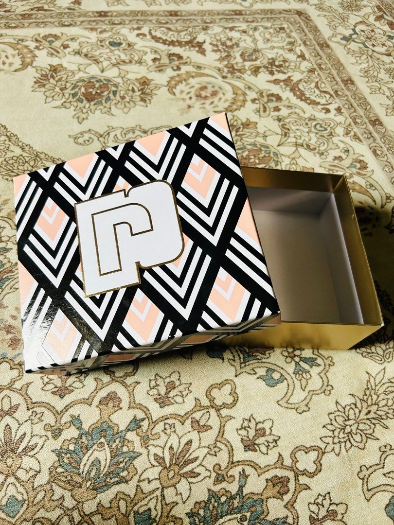 Paco rabanne FAME Box, Women's Fashion, Jewelry & Organisers, Accessory ...