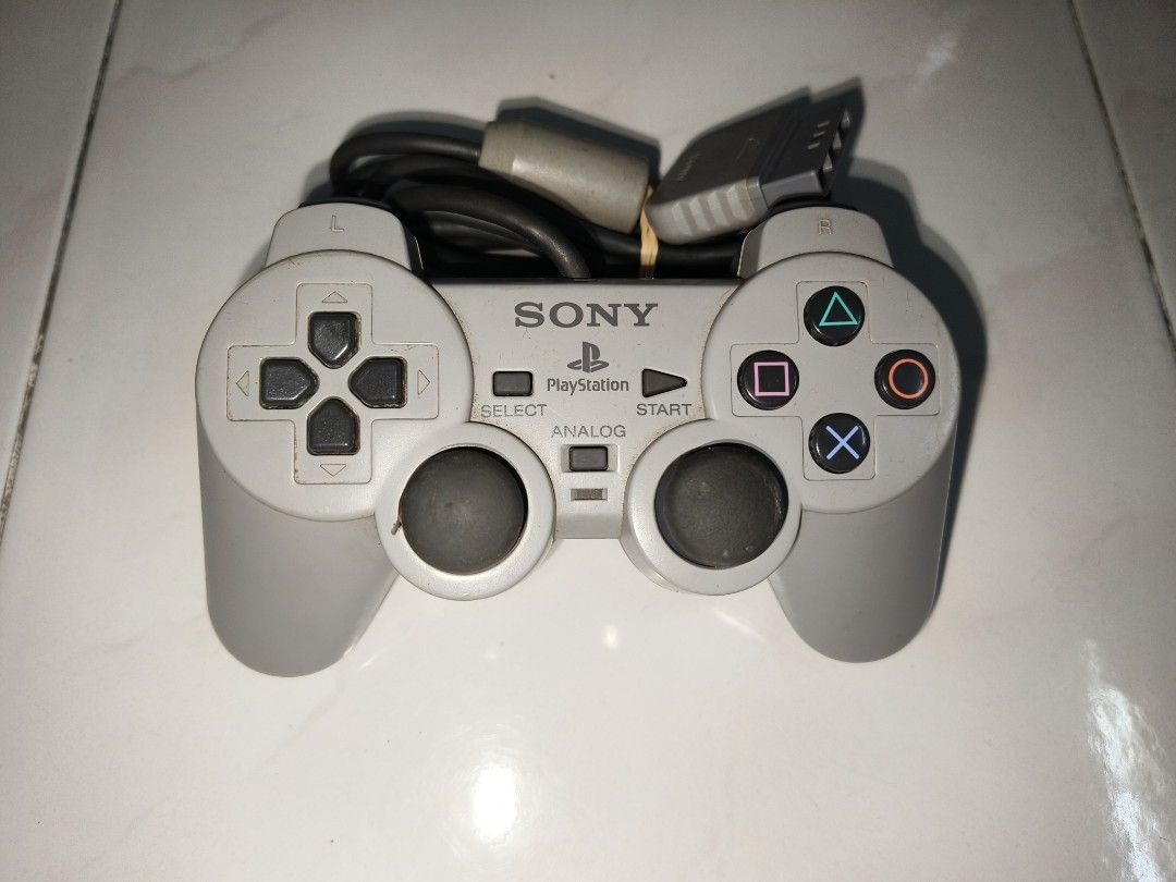 Playstation 1 PS1 Dualshock Controller, Video Gaming, Gaming ...