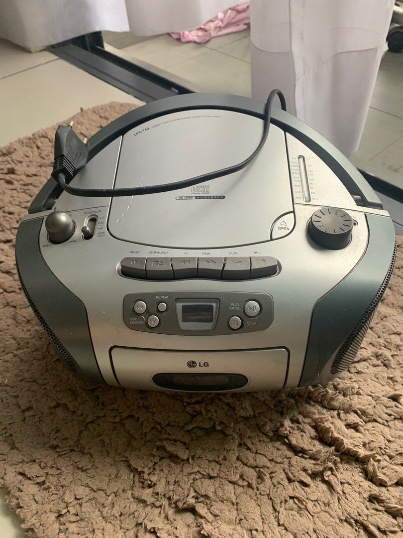 Portable LG radio with cable, Audio, Portable Music Players on Carousell