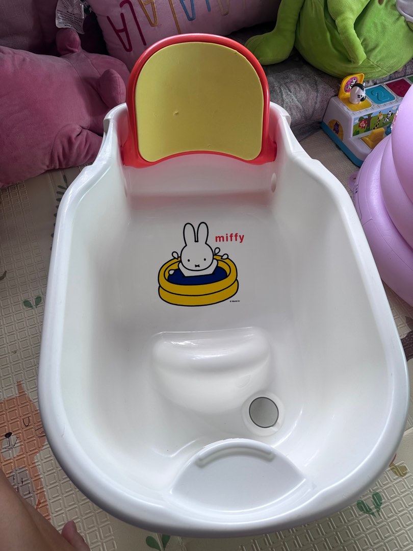 Richell Miffy Bath Tub, Babies & Kids, Bathing & Changing, Bathtub ...