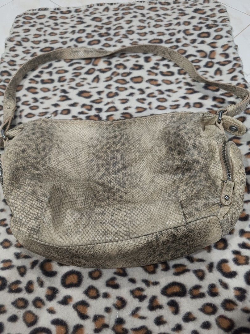 Snakes Skin Bag, Women's Fashion, Bags & Wallets, Cross-body Bags on ...
