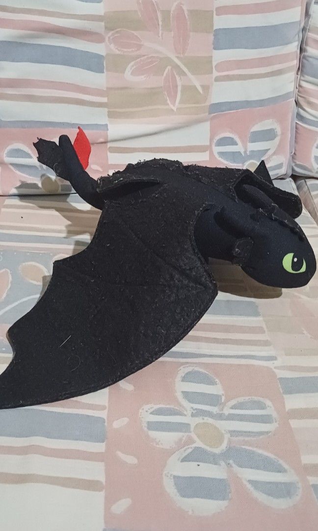 Toothless of How to Train your Dragon, Hobbies & Toys, Memorabilia ...