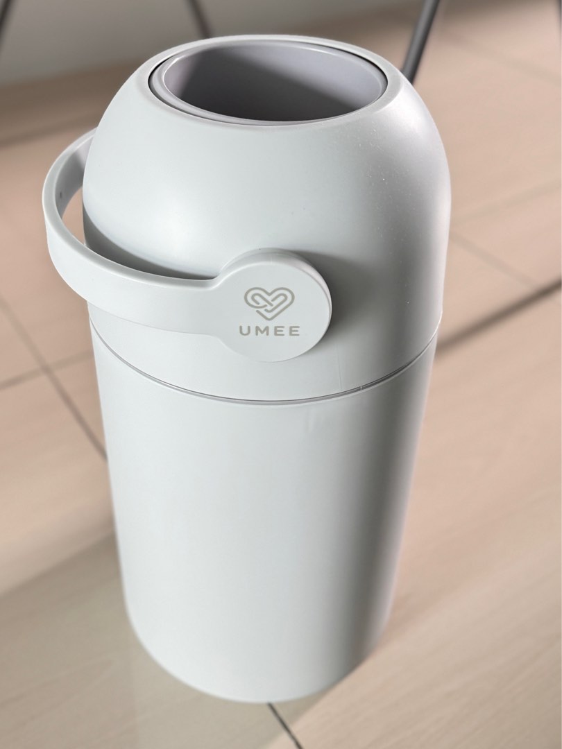 Umee (award winning) diapers pail, Babies & Kids, Bathing & Changing ...