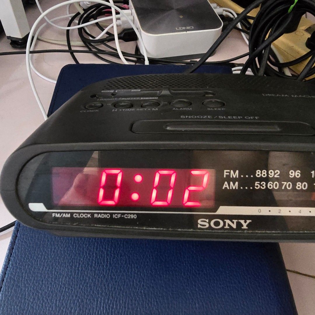 Vintage Sony Desktop Clock, TV & Home Appliances, Other Home Appliances ...
