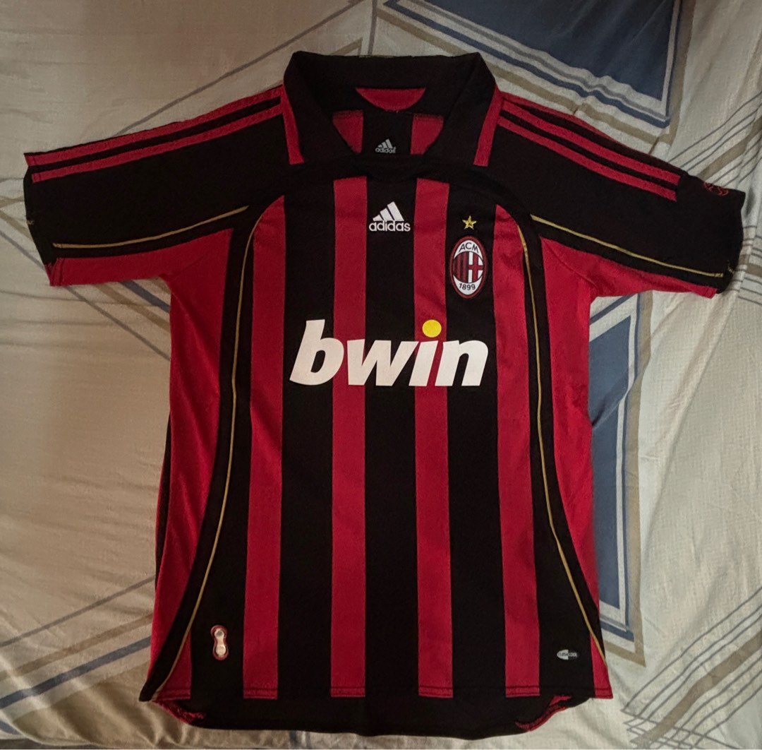AC MILAN 2002 KAKA 22, Men's Fashion, Activewear on Carousell