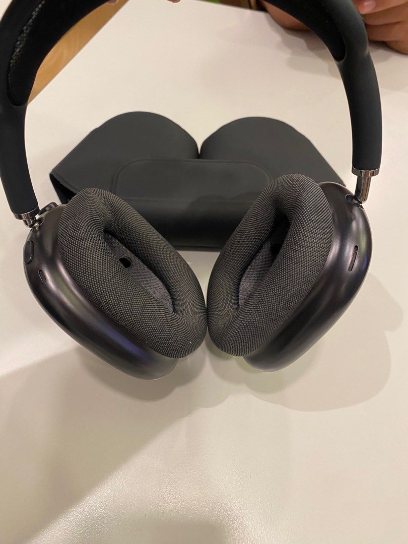 Airpod max (black colour) - warranty still available, Audio, Headphones ...
