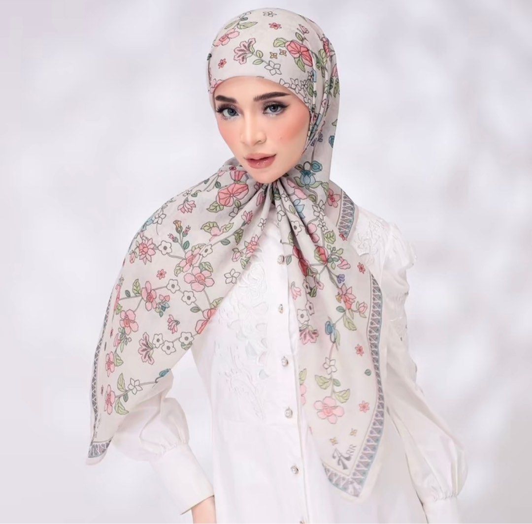 Arrabella Hijab - Ratna, Women's Fashion, Muslimah Fashion, Hijabs on Carousell