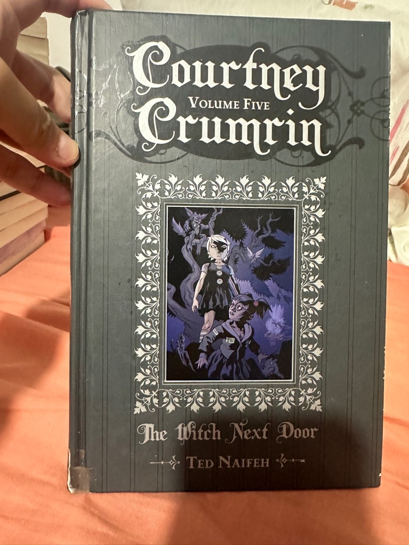 Courtney Crumrin Vol 5 by Ted Naifeh, Hobbies & Toys, Books & Magazines ...