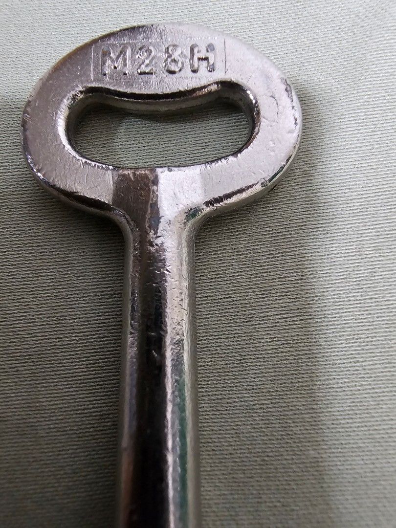 HDB Metal Gate Keys M28H, Furniture & Home Living, Home Improvement ...