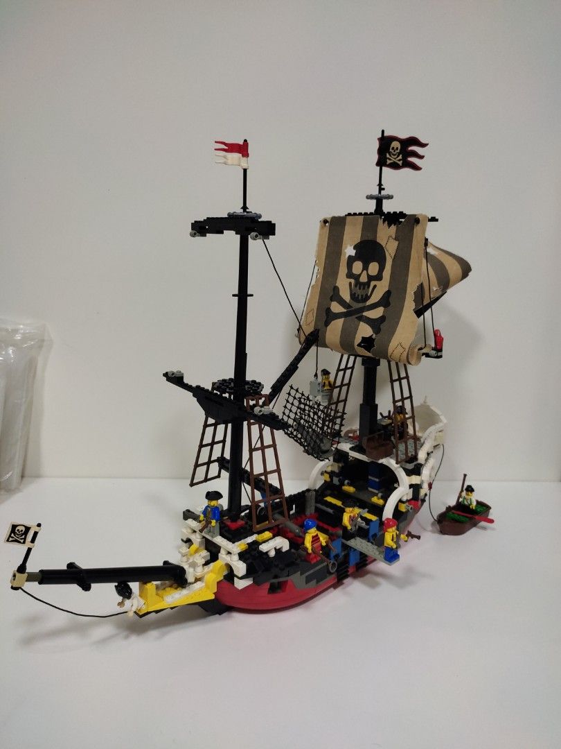 Lego 6289 Red Beard Runner, Hobbies & Toys, Toys & Games on Carousell