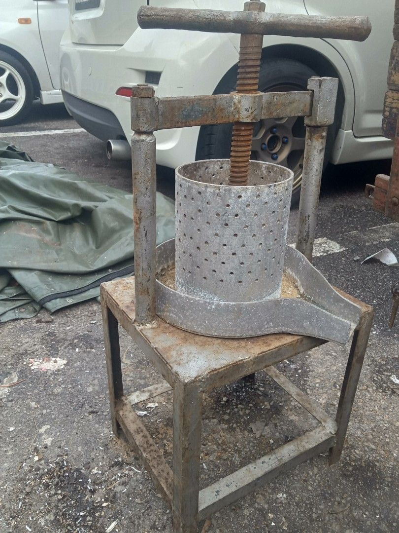 Mesin perah santan lama, Hobbies & Toys, Collectibles & Memorabilia ...