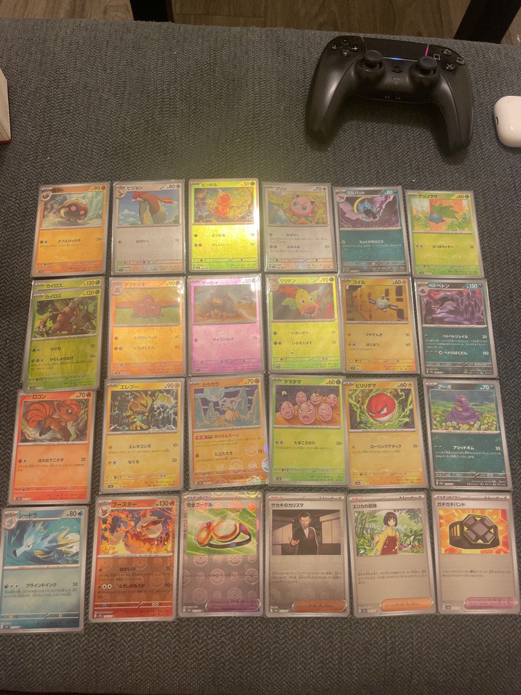 Pokémon 151 - reverse holo - pokeball, 興趣及遊戲, 玩具 & 遊戲類 - Carousell