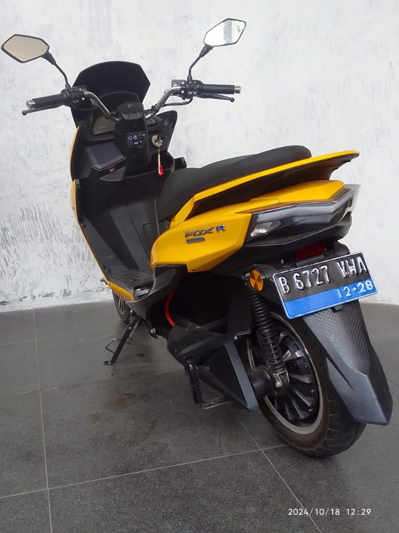 Sepeda Motor Listrik Polytron Fox R Electric Kuning Terbaru Garansi ...