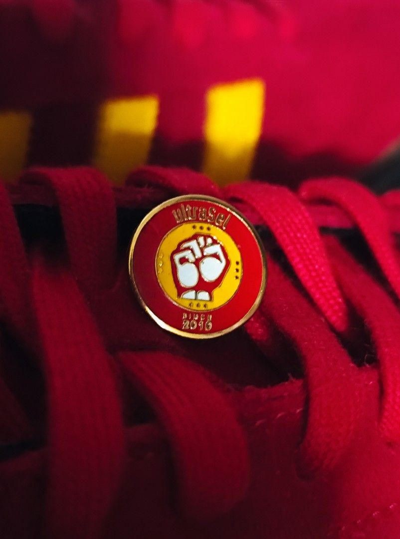 ultraSel Pin, Hobbies & Toys, Collectibles & Memorabilia, Fan ...