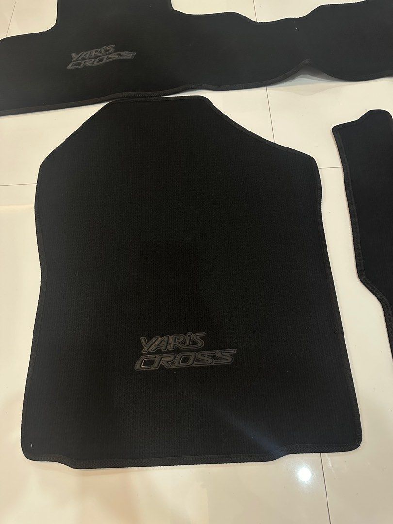 Yaris cross v matting, Car Parts & Accessories, Upholstery, Seatcovers ...