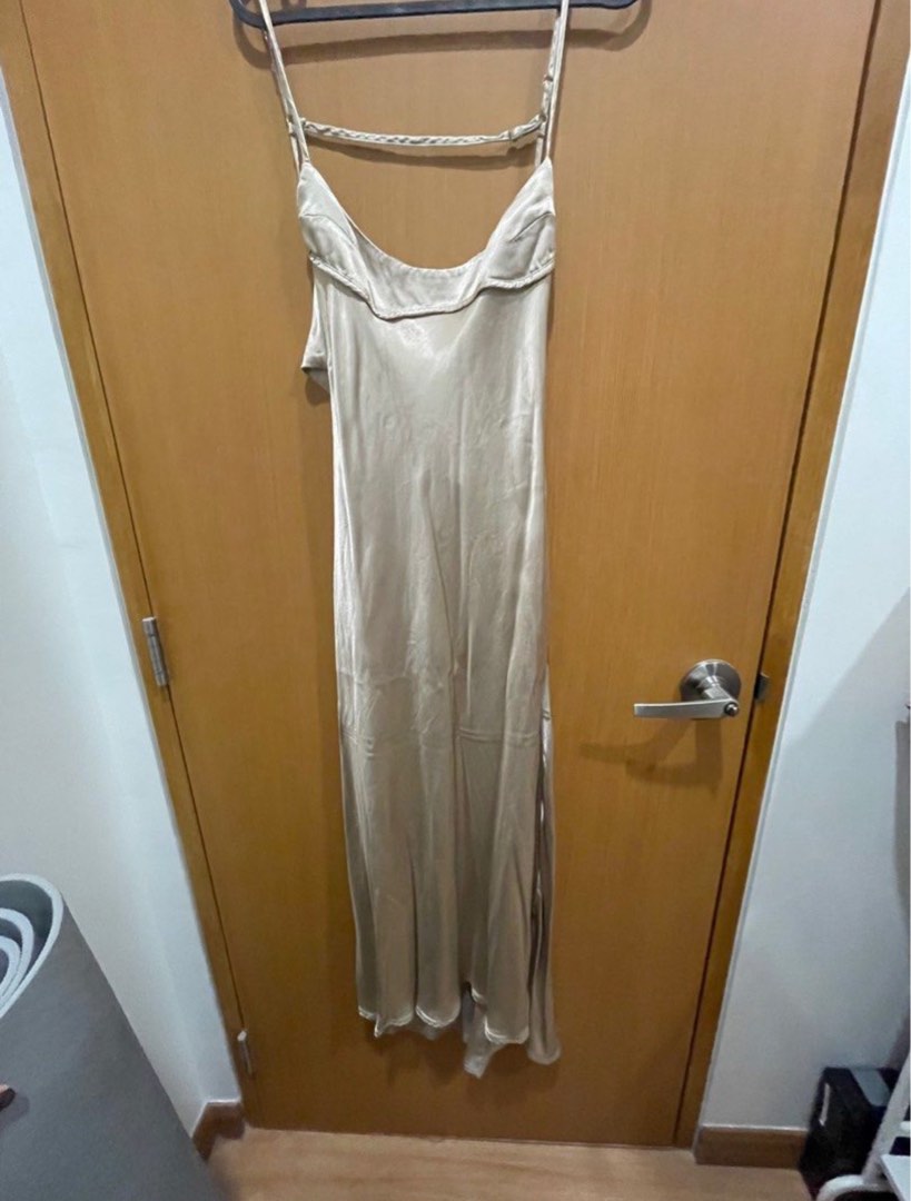 ZARA VIRAL DRESS, Women's Fashion, Dresses & Sets, Dresses on Carousell