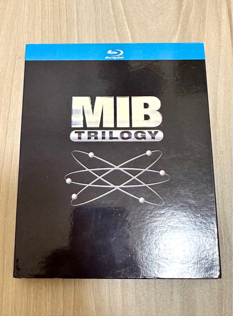 中古 Blu-ray MEN IN BLACK MIB TRILOGY 三部曲收藏版 連珍藏劇照當年廣告單張 MIB MIB2 MIB3 ...