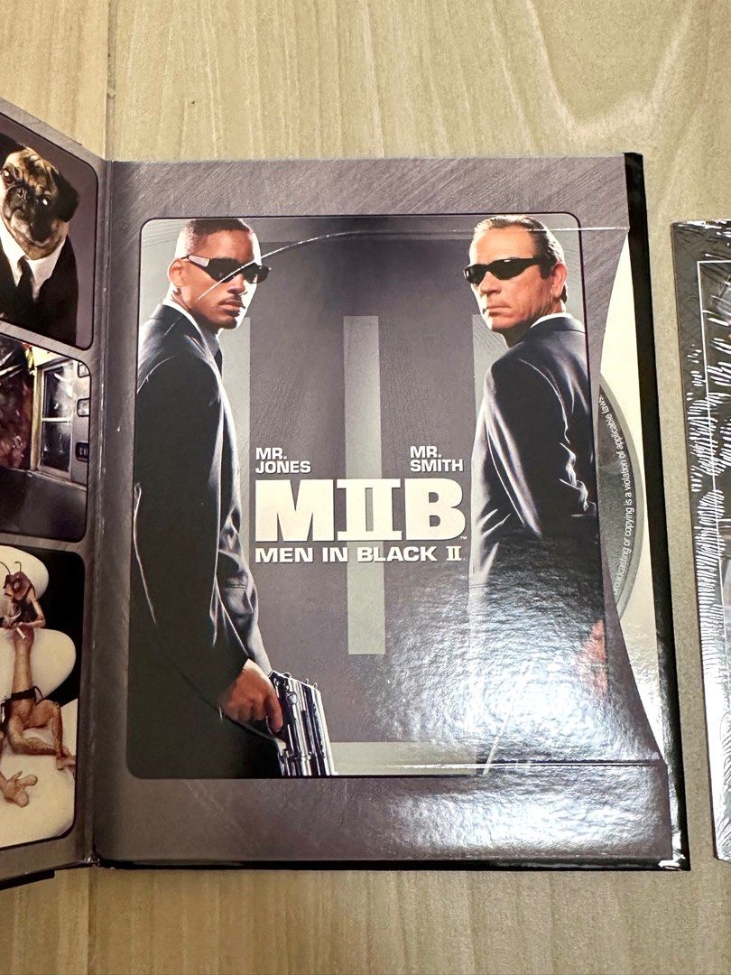 中古 Blu-ray MEN IN BLACK MIB TRILOGY 三部曲收藏版 連珍藏劇照當年廣告單張 MIB MIB2 MIB3 ...