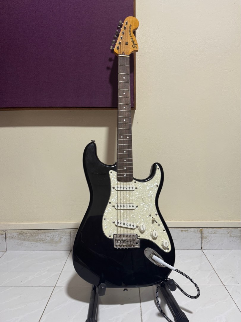(With freebies) Squier Classic Vibe 70s Stratocaster Electric Guitar ...