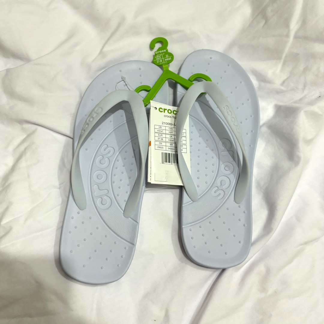 Crocs Essentials Flip, Women's Fashion, Footwear, Flats & Sandals on ...