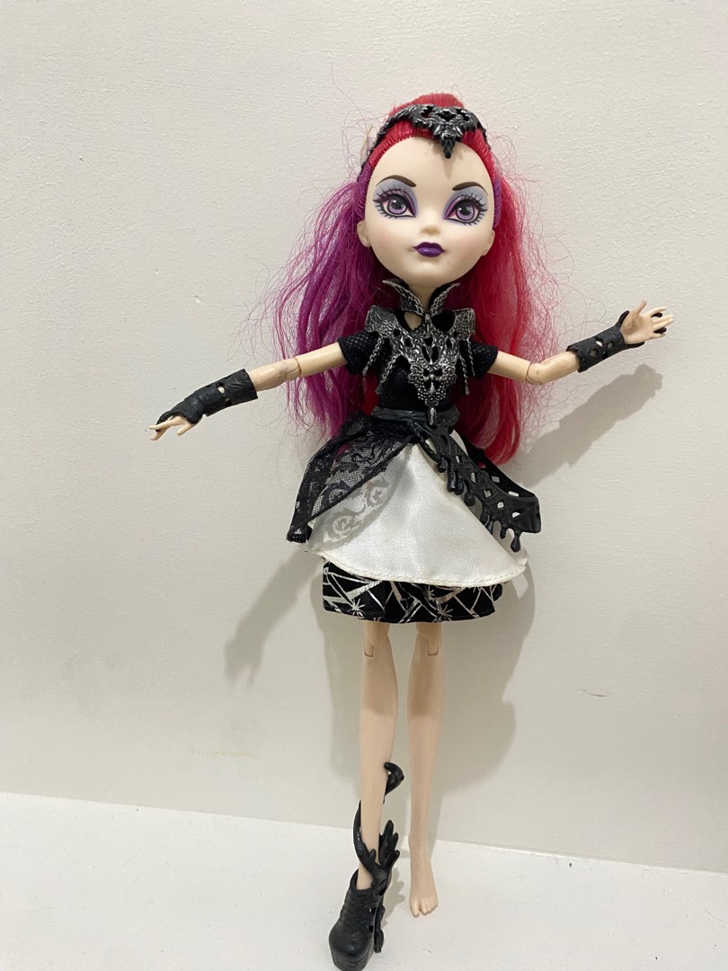 Ever After High Teenage Evil Queen Mira Shards, Hobbies & Toys, Toys ...