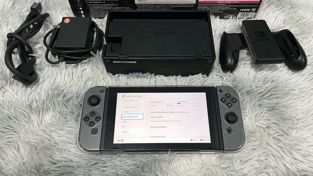 Nintendo Switch V1 complete w/ box and games, Video Gaming, Video Game ...