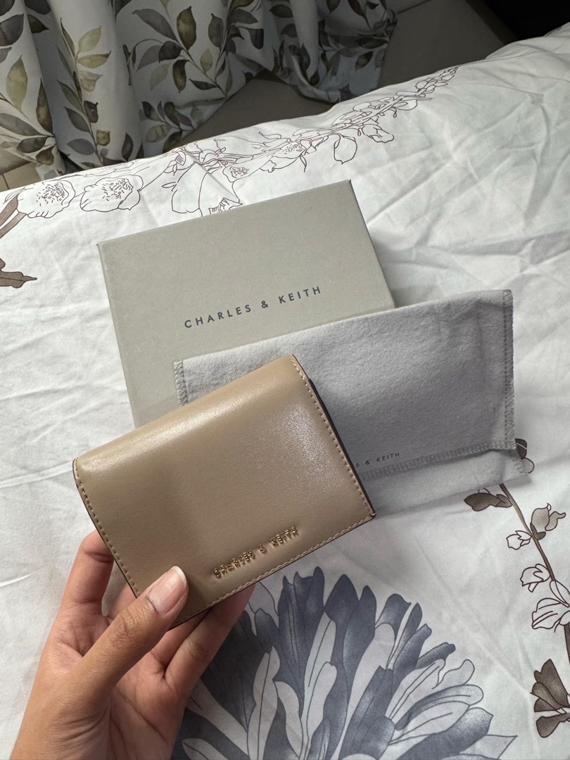 Original Charles and keith Snap Button Mini Short Wallet - Sand, Women ...