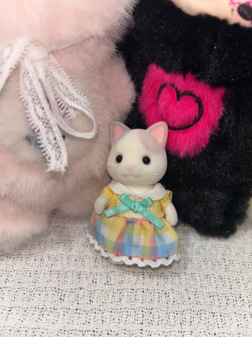 sylvanian families calico critters latte cat sister, Hobbies & Toys ...
