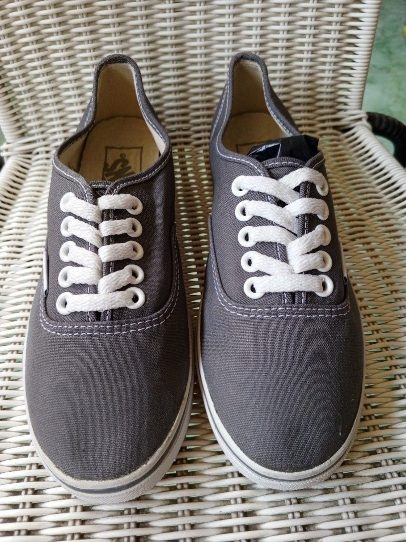 canvas authentic lo pro