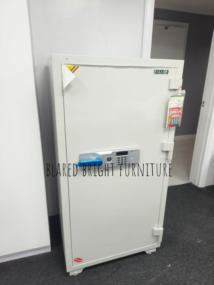 Vault - Office Furniture Partition, Furniture & Home Living, Office ...