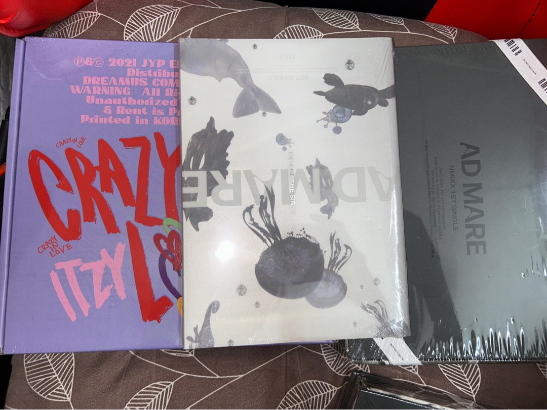 Album ITZY NMIXX JYP TWICE, Hobbies & Toys, Collectibles & Memorabilia, K-Wave on Carousell