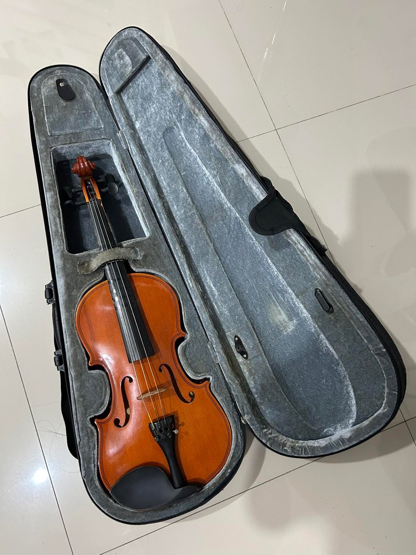 Bachendorff Violin 4/4 with case, Hobbies & Toys, Music & Media ...