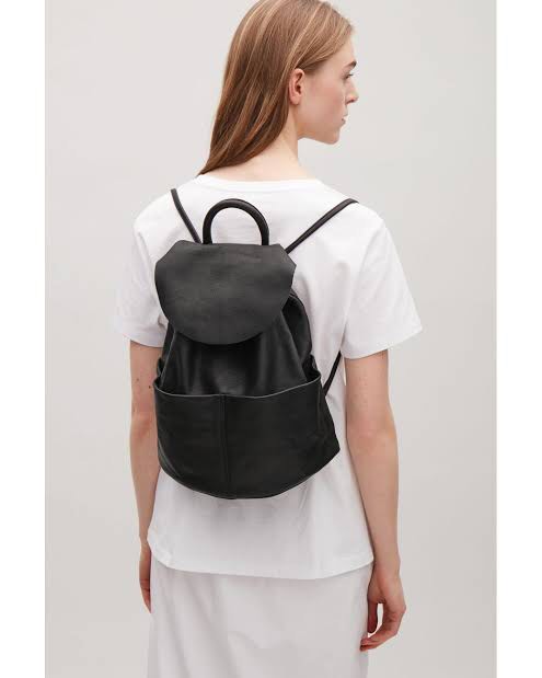 COS UNSTRUCTURED LEATHER BACKPACK, Women's Fashion, Bags & Wallets ...