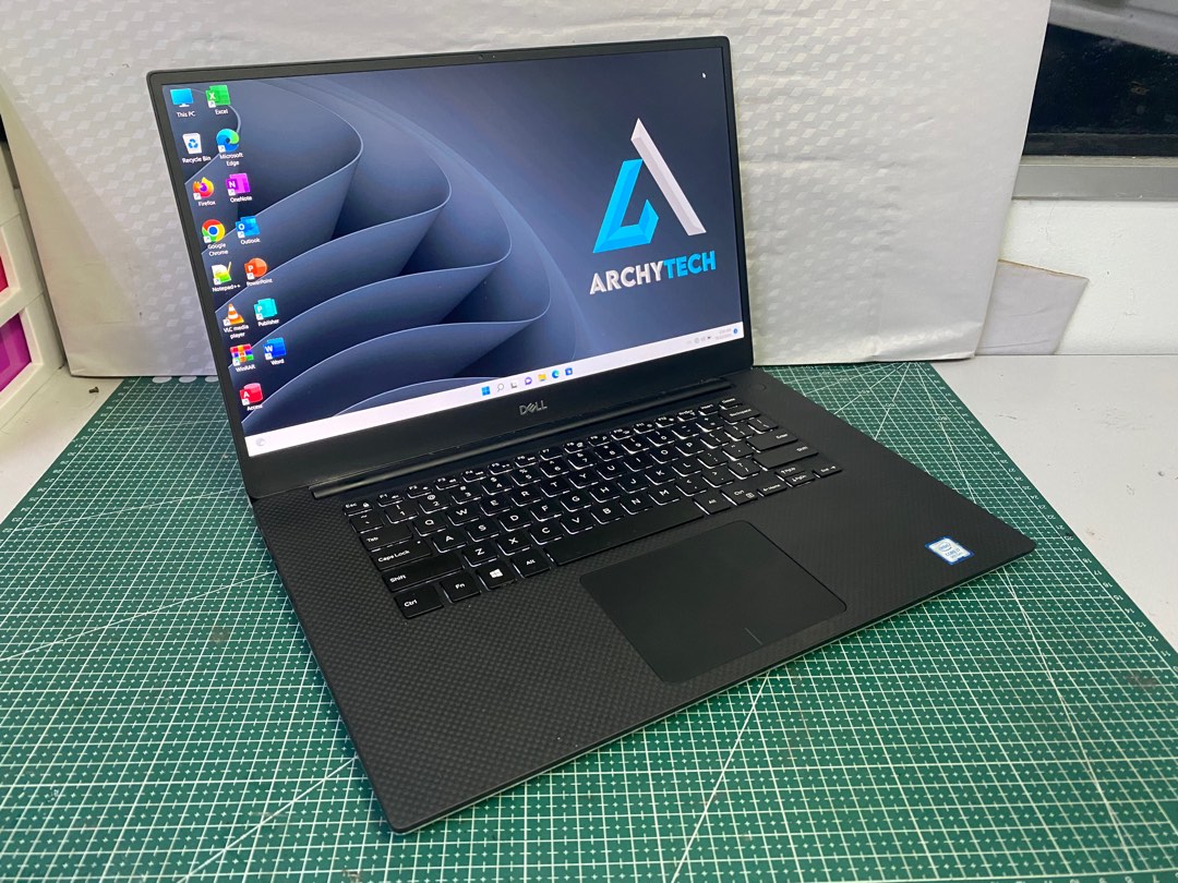 Dell XPS 15 7590 i7 9th Gen 16GB RAM 512GB SSD 15.6 Inch NVIDIA GeForce ...