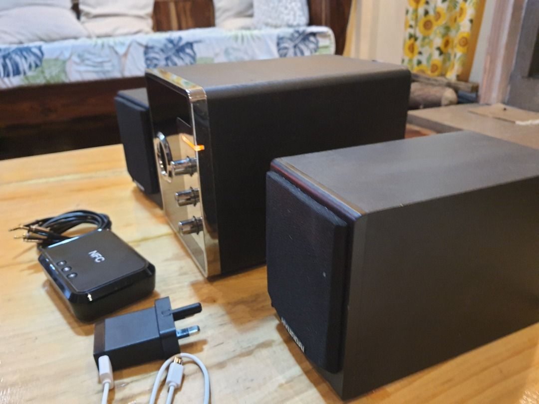 Home HiFi Setup Speakers with Subwoofer Bluetooth NFC Speaker iPad not included like Bose BO ...