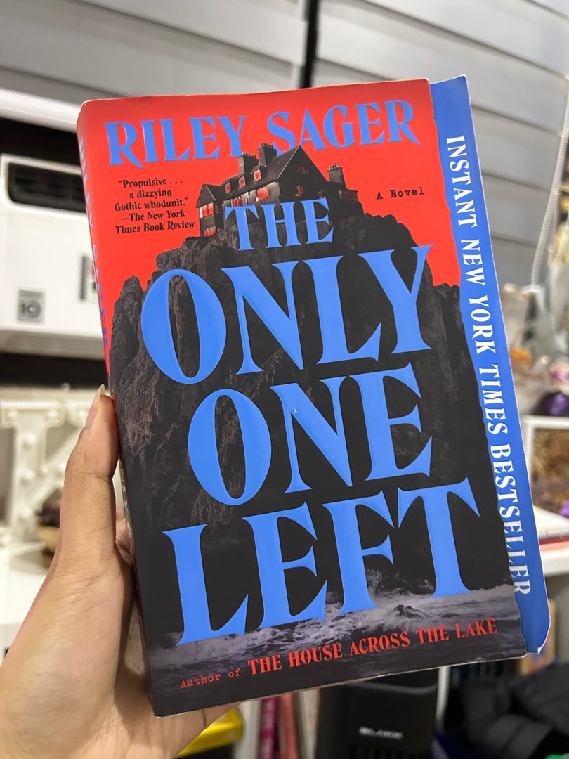 The Only One Left by Riley Sager, Hobbies & Toys, Books & Magazines ...